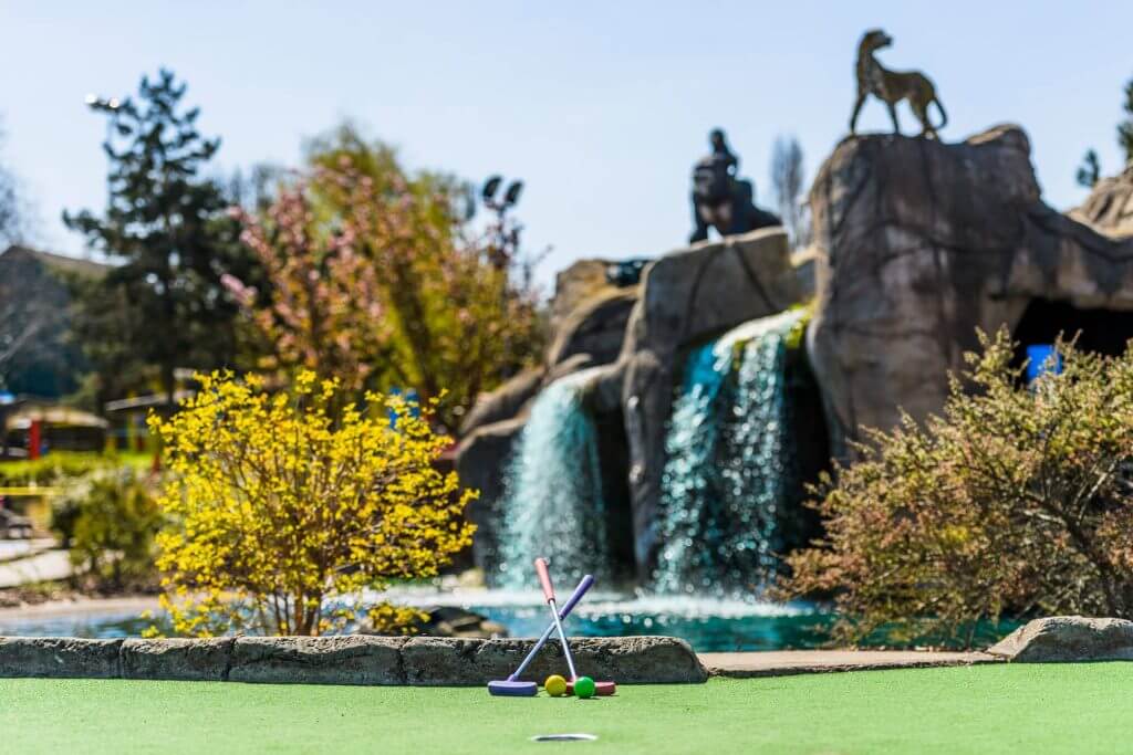 Mr Mulligan’s Dino Golf • Sidcup Family Golf